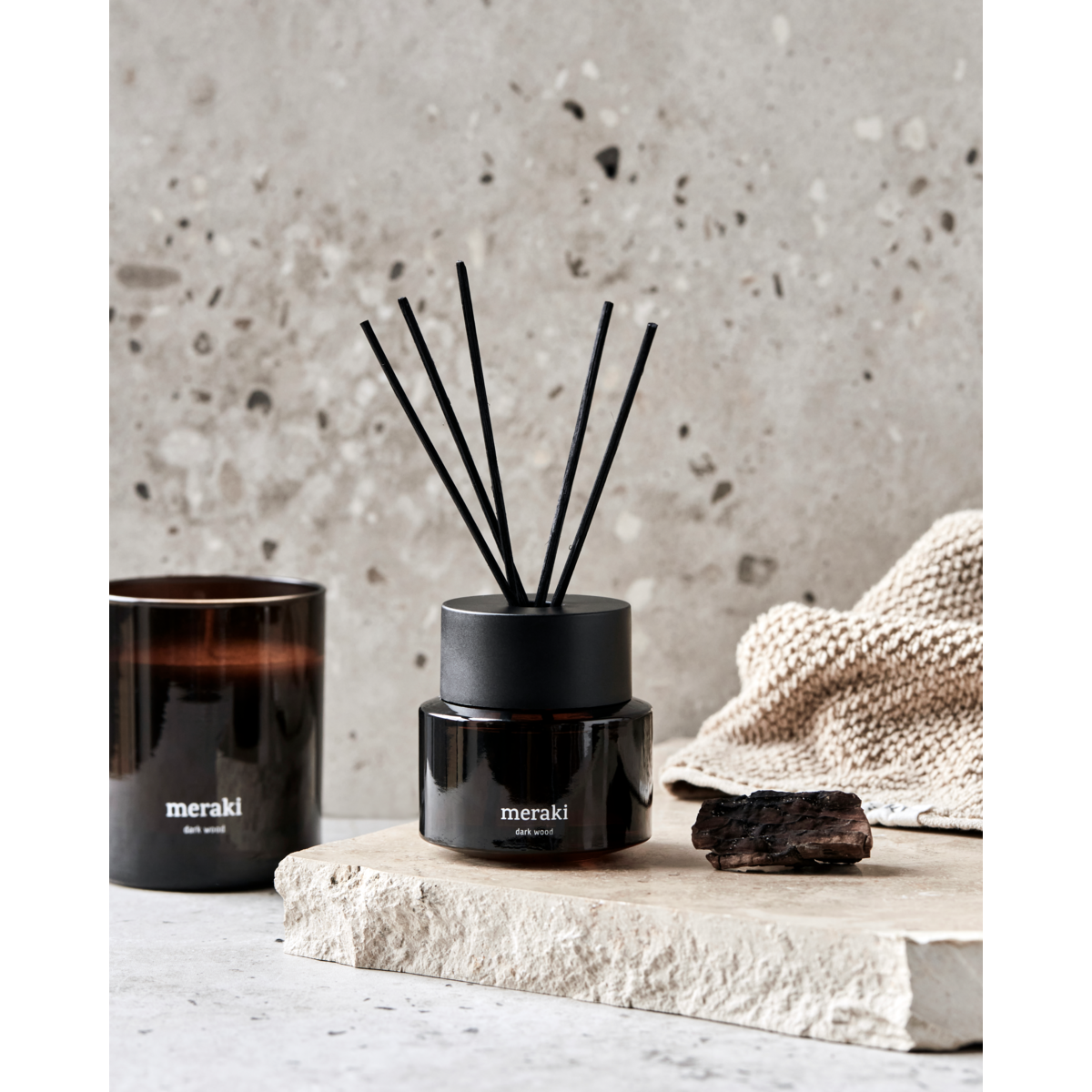 Meraki Dark Wood Reed Diffuser – Sophisticated Home Fragrance – northhome