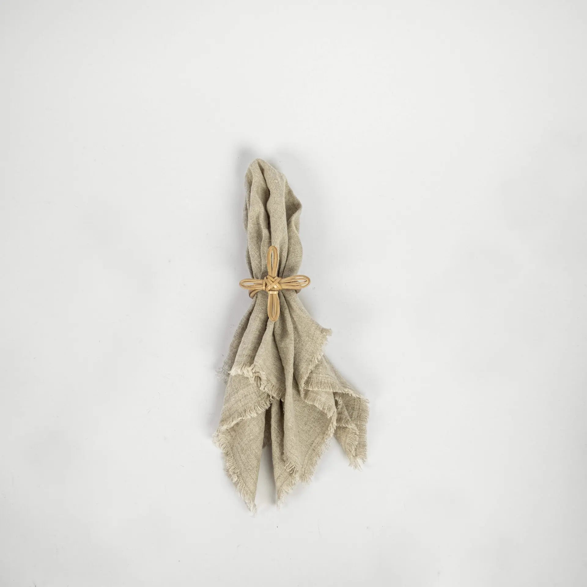Zara Bamboo Napkin Ring – Elegant Floral Table Decor | Olsson & Jensen ...